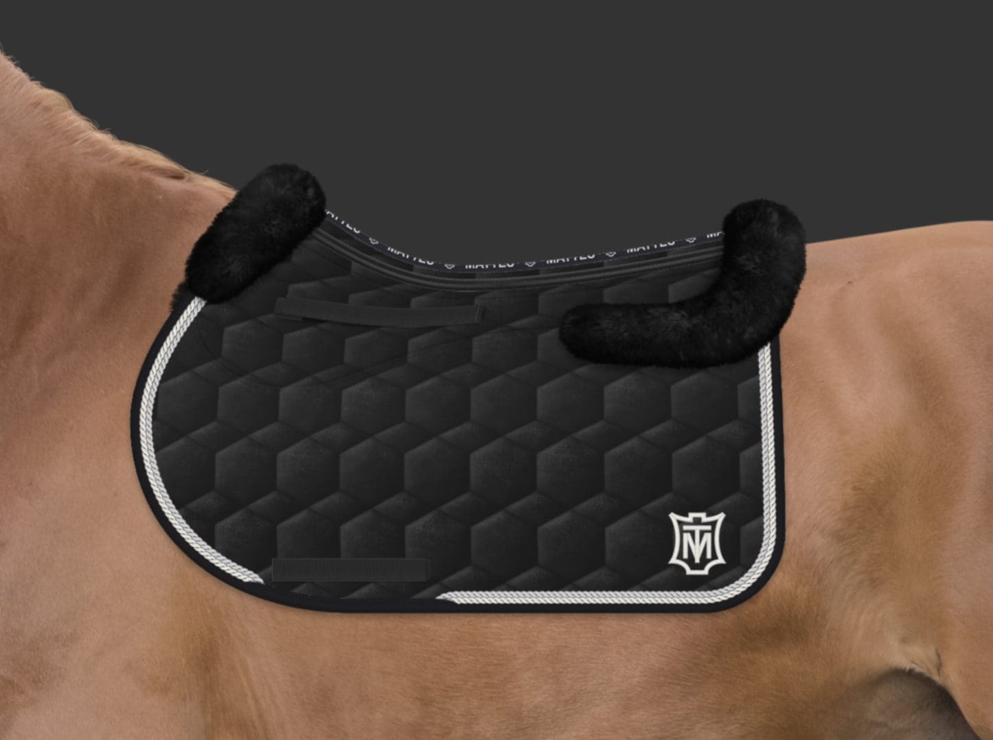 Mattes Spring Underlag Sort Velvet | Dansk Rideudstyr