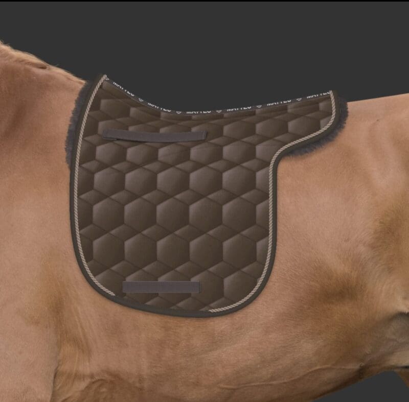 Mattes Islænder sadelformet underlag - Dansk Rideudstyr